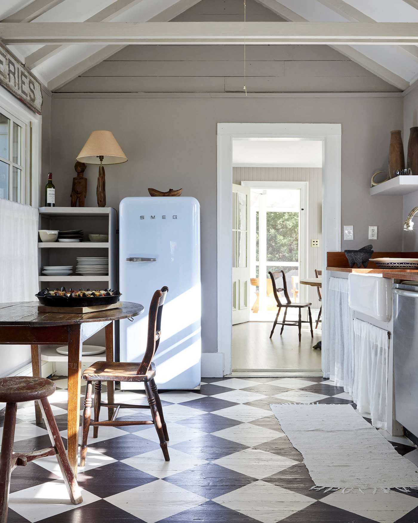 The Checkerboard Floor Has Made A Resurgence And Is Beautifully ‘Period ...